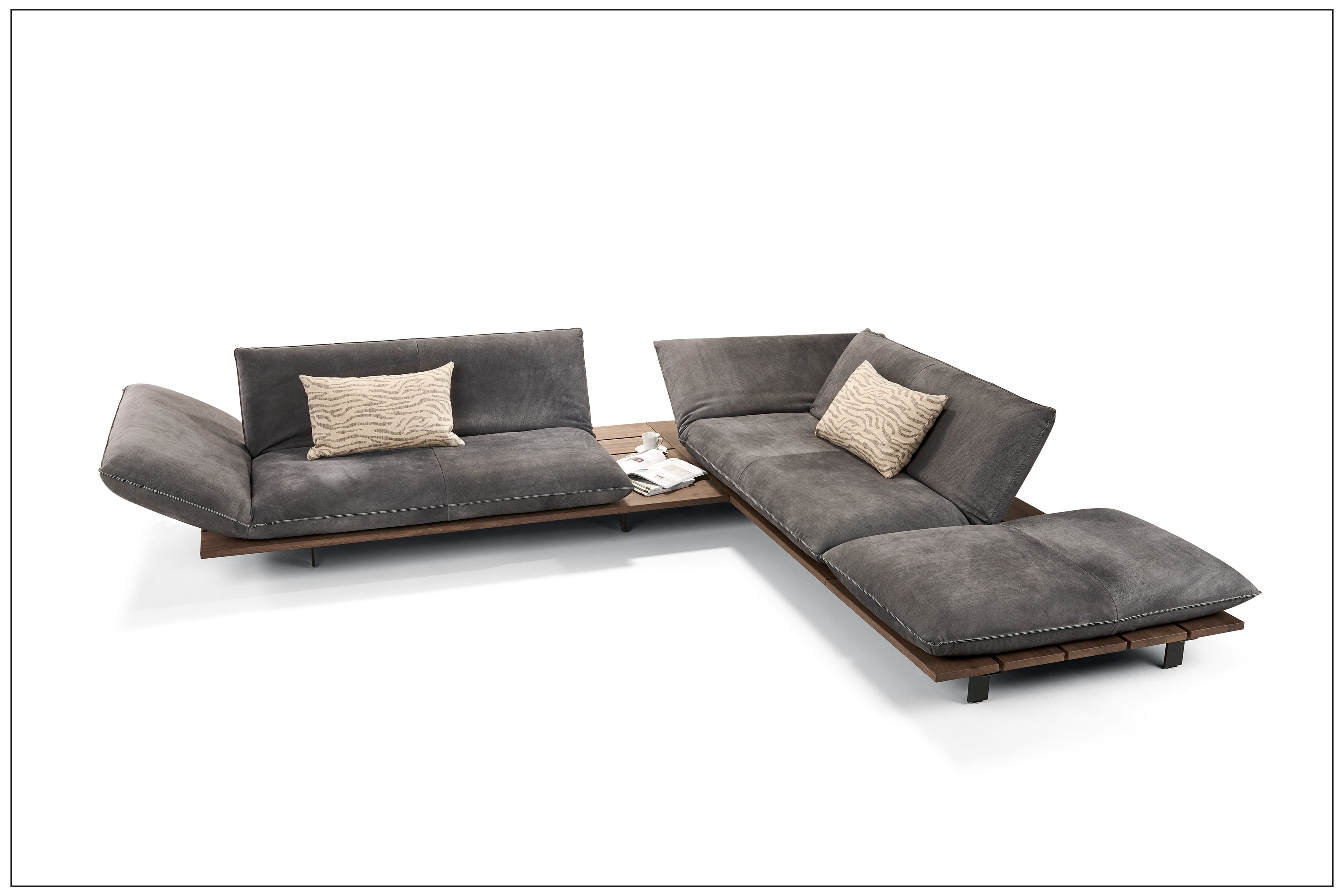 Bullfrog Design - AKITO